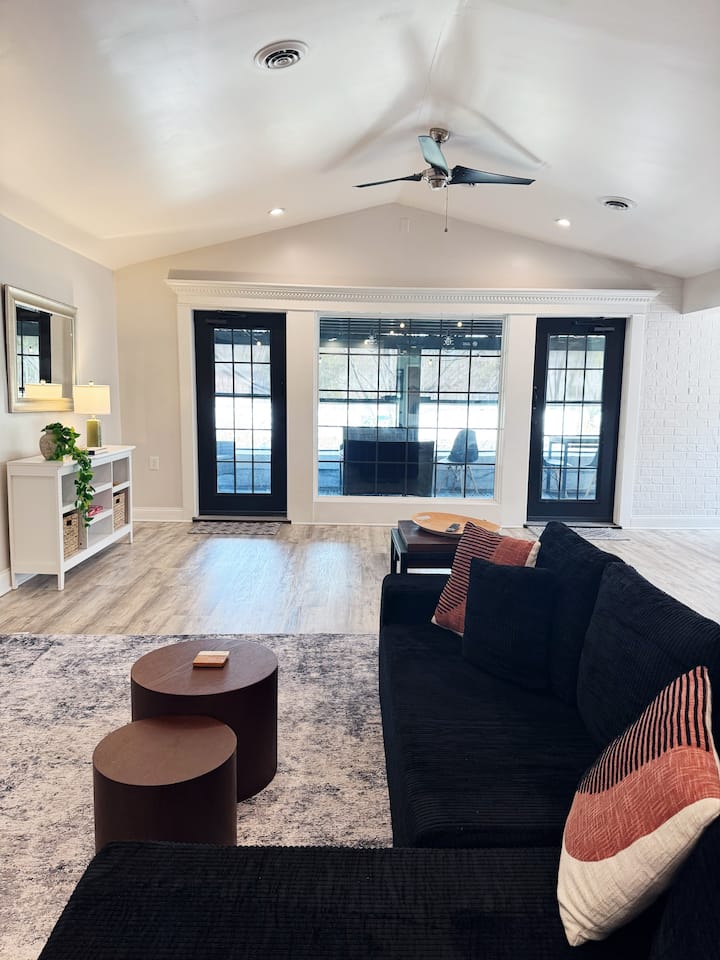 Heart Of The Elmwood Village + On-site Parking - Buffalo, NY