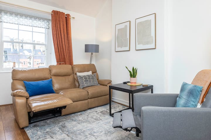 Old Town Apt: Walk To Royal Mile, Edinburgh Castle - Edinburgh