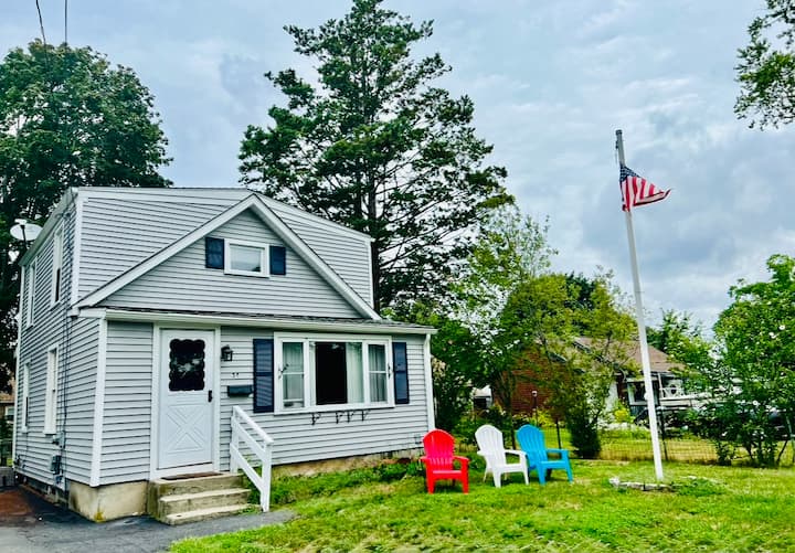 Cheerful Cottage Walk To Water!  Kayak/sup - Bristol, RI