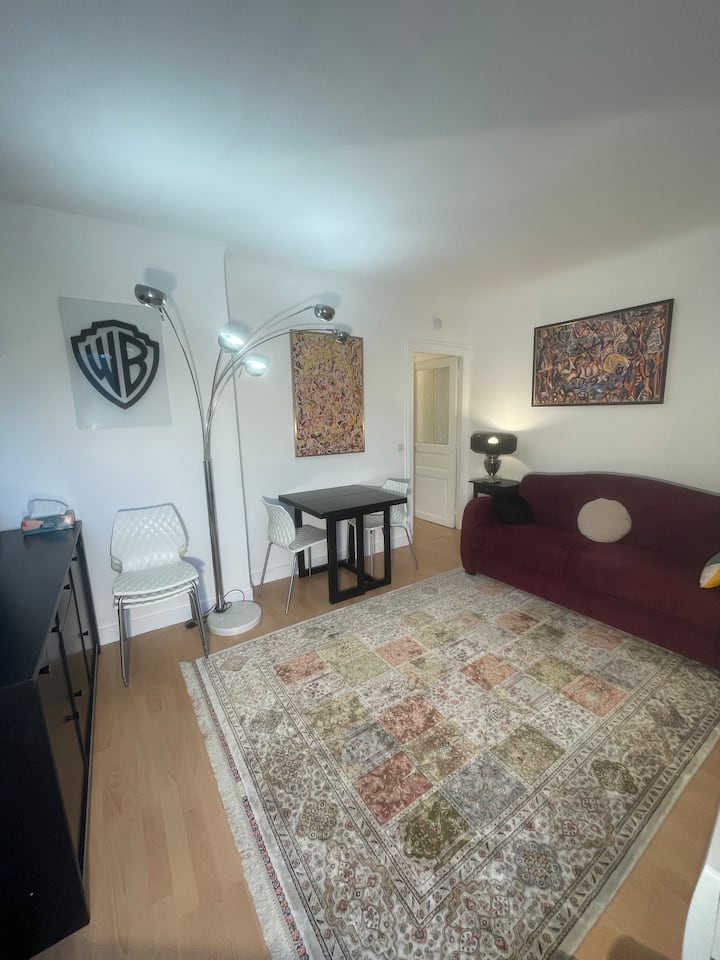 Rare 2 Bedrooms On Villa Des Ternes - Paris