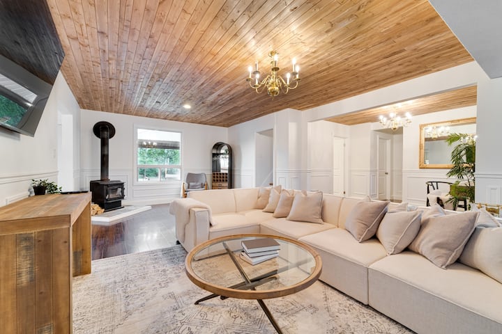 Boutique Wine Country Home With Pool And Hot Tub - Niagara-on-the-Lake