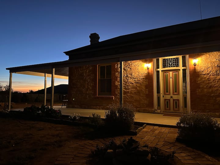 Windee Hill Homestead In The Flinders Ranges - Hawker