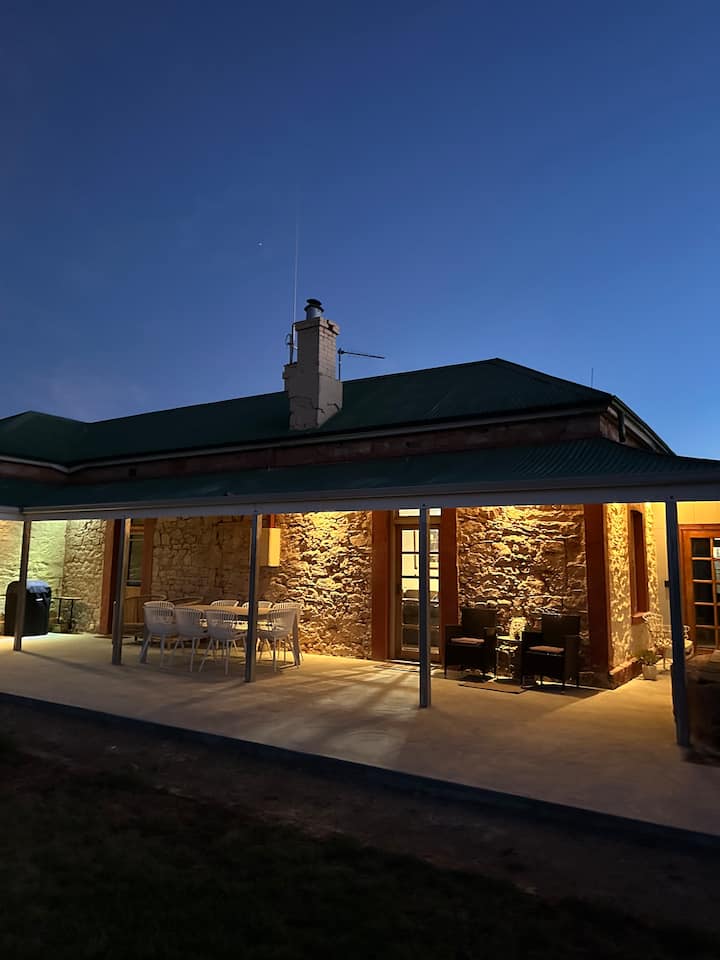 Windee Hill Homestead In The Flinders Ranges - Hawker
