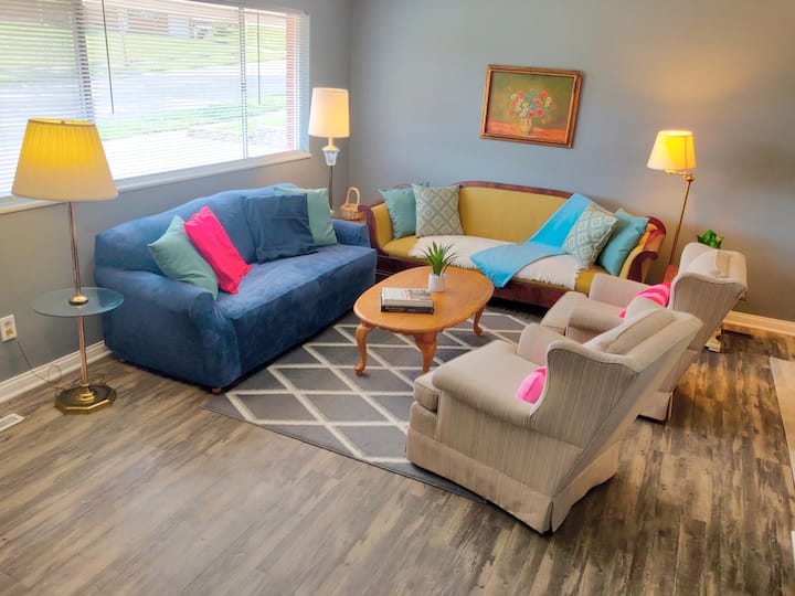 Cozy Retreat With A Fenced Yard, No Airbnb Fee - Dayton