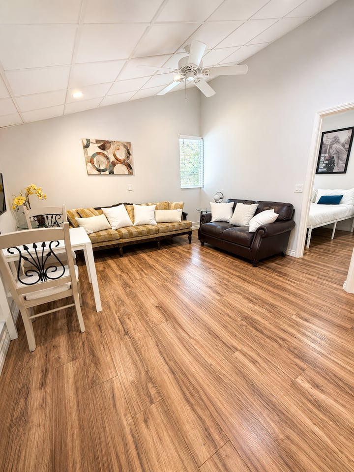 Private Furnished Guest House|30+day Mid-term Stay - Los Angeles