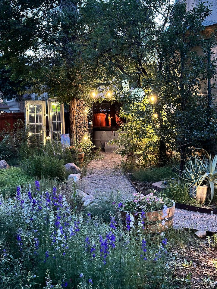 Tesla's Cottage - 科羅拉多泉