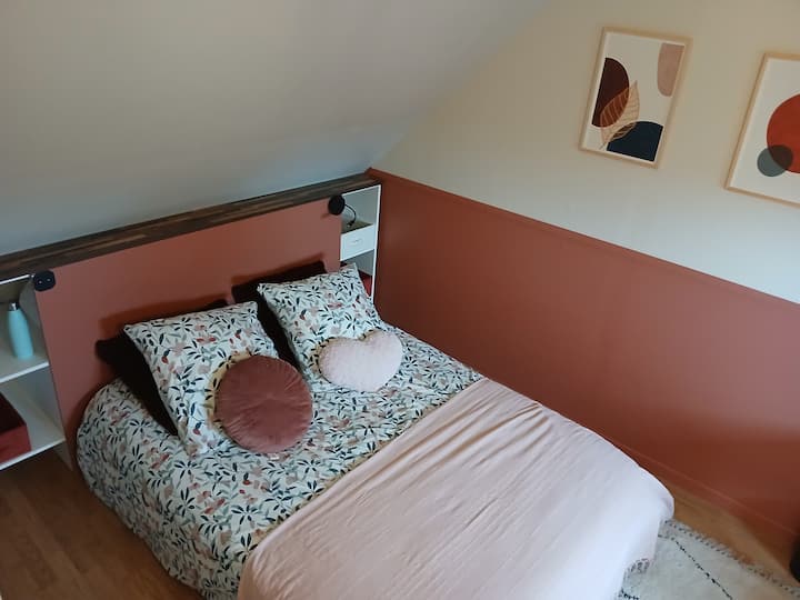 Chambre Avec Une Grande Pièce Bureau Attenante - Plérin