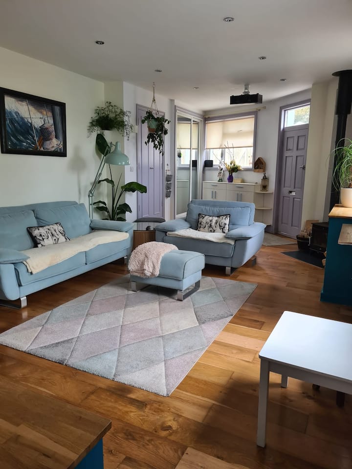 Sea View Family House With A Garden - Hastings, UK
