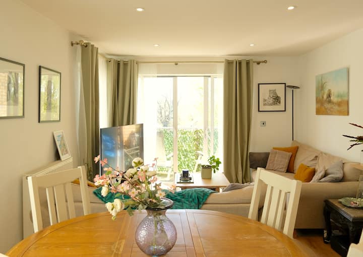 1-bed Flat In Surrey (Just 45 Mins To London!) - Dorking