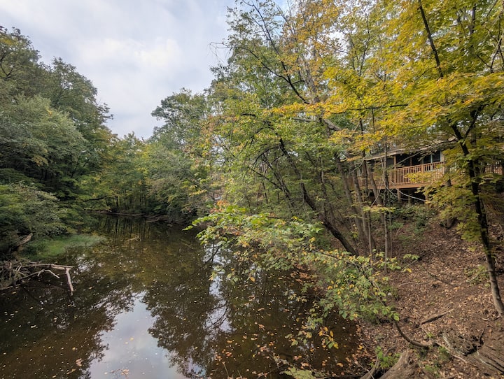Hidden Cozy Waterfront Eco Cabin Nature Sanctuary - Connecticut