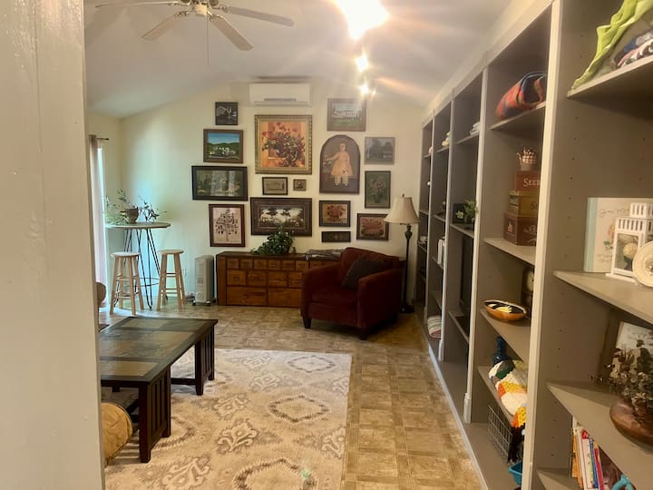 Entire Historic Home W/ Lots Of Space For The Fam! - Memorial Lake State Park, Grantville