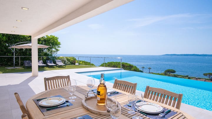 Villa Moderne Avec Belle Vue Mer Sur Saint-tropez - Saint-Tropez