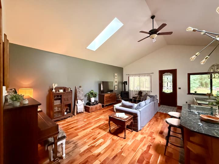 The Hummingbird ( Rustic Cottage ) - Vancouver Island