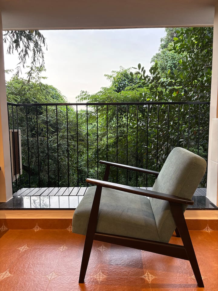 1 Bhk Near Vagator Beach With Forest View - Goa