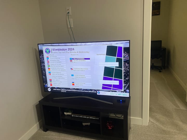 Cozy Two Bedroom Legal Basement Suite - Calgary