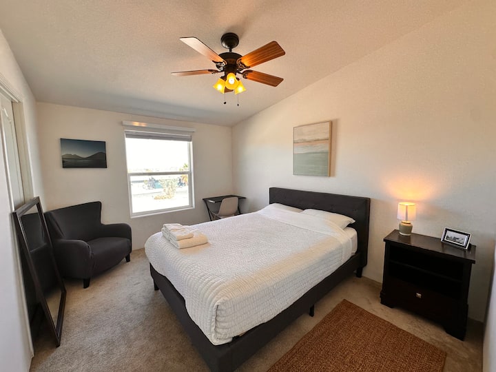 Cozy Private Room Near Joshua Tree & Base - Twentynine Palms, CA