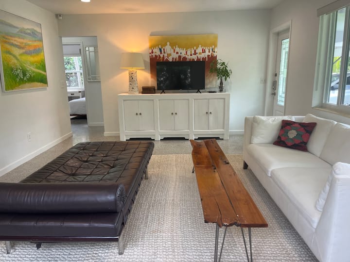 Vacation In Lake Worth Beach Home With Hot Tub - Lake Worth, FL