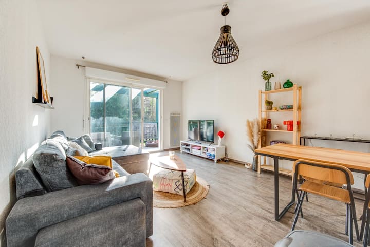 Superbe Appartement Avec Terrasse Et Deux Parkings Gratuits Sur Place. - Anglet