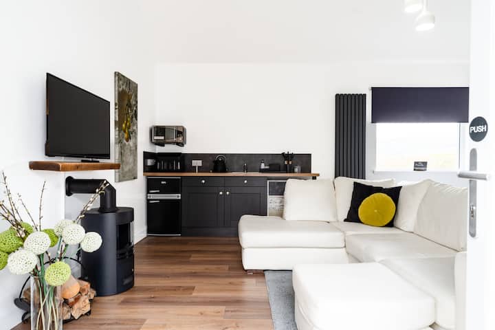 Stylish Self-catering Studio With Hot Tub - Limavady