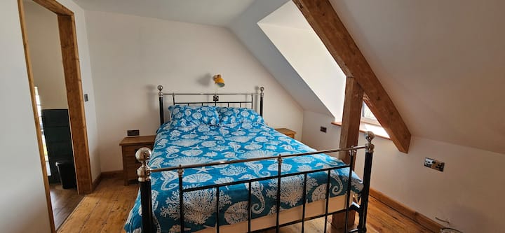 Best Sunsets In The West 20m From Beach. - Llangrannog