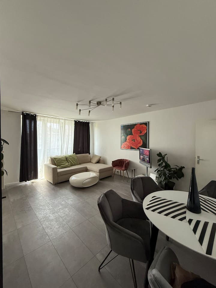 Attractive Flat Near Charlottenburg & City Center - Berlin