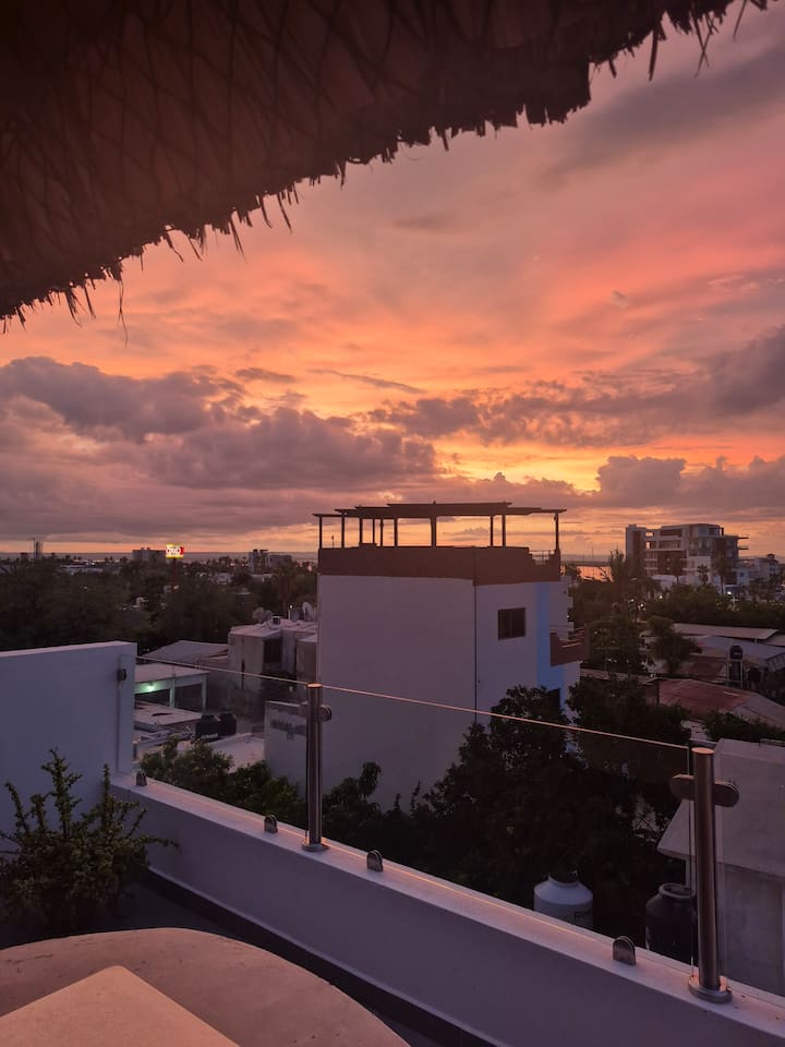 2 Blocks From Malecon, Rooftop W/ Amazing Views - La Paz