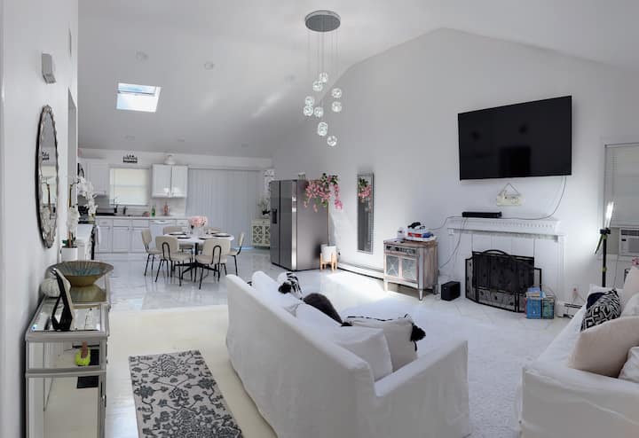 Cozy Hamptons Escape 3br Minutes From Beach! - The Hamptons, NY