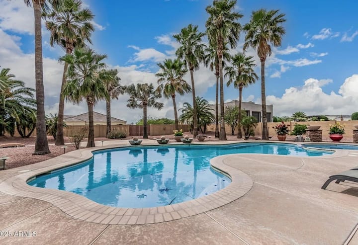 Resort Style Living/oversized Pool/spa
Mil Suite - Peoria, AZ