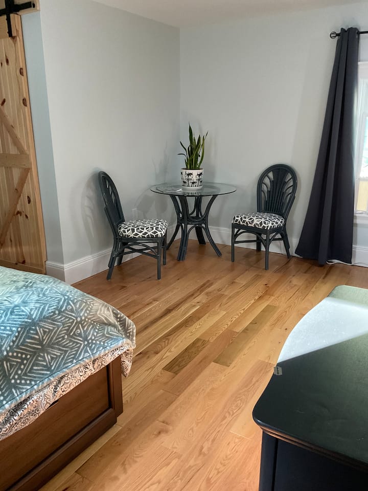 Renovated Guest Suite - Walk To Amenities - Picton - Picton