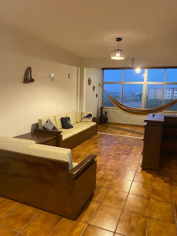 Apartamento Amplo Em Frente à Praia Do Icaraí, Ce - Fortaleza