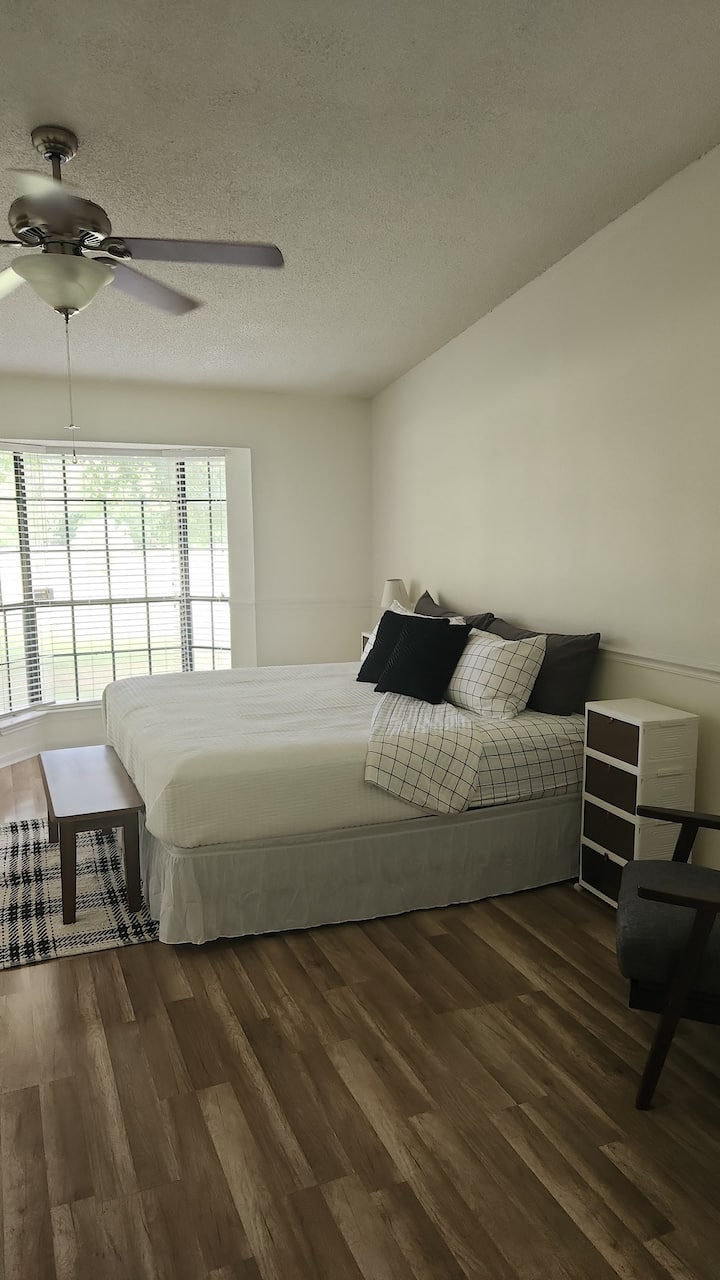 Tranquil Nest With A View - Austin