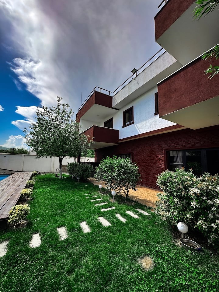 Private House (Right Side) With Shared Pool &Yard” - Tbilisi