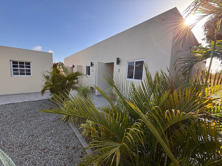 Aruba Ixora A1 | Blenchi Suite, 7m Drive To Beach - Aruba