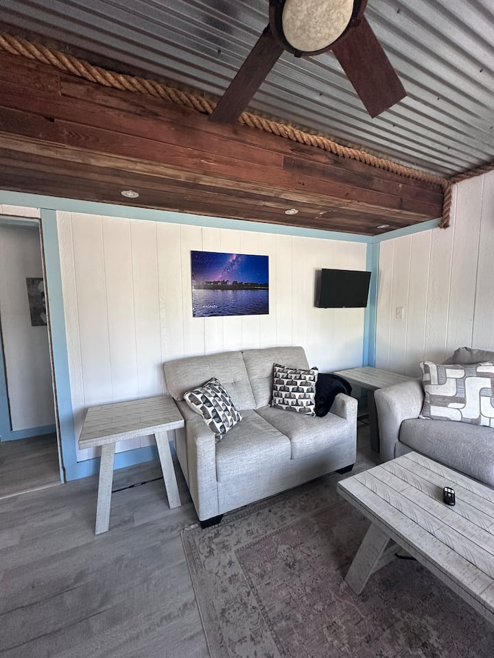 Admirals Quarters! - Chincoteague, VA