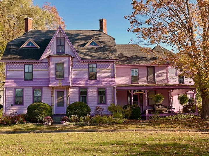 Victorian Charm In Wiscasset, Maine: Acorn Cottage - Damariscotta, ME