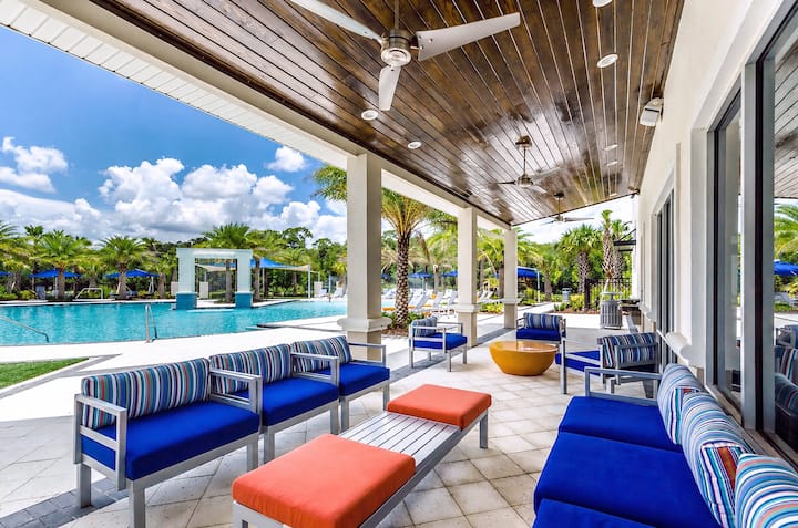 The Twin Palms Mansion | Perfect Orlando Getaway - Kissimmee, FL