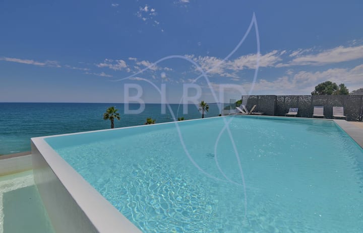 Appartement Les Pieds Dans L Eau Avec Jardin Privé - Villeneuve-Loubet Plage