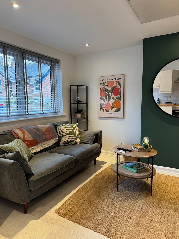 Stylish Apartment In Town Centre With Parking - Shrewsbury