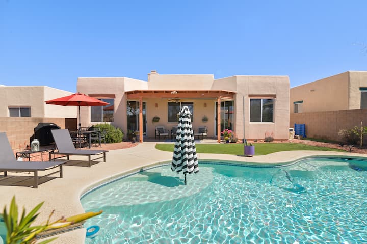 Oasis With Private Pool, Office, Tesla Charger - Tucson, AZ