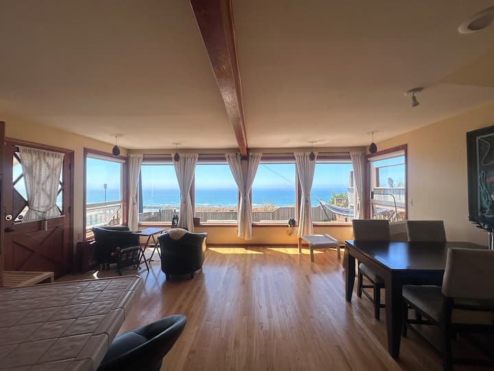 Charming Room With Oceanview & Whale Watching - Newport, OR