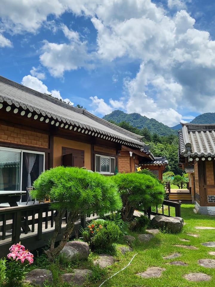 백담한옥 개인실 . 설악산 설국나라. 백담사계곡 트레킹.불멍.별밤.온돌 황태덕장.속초20분 - 고성군