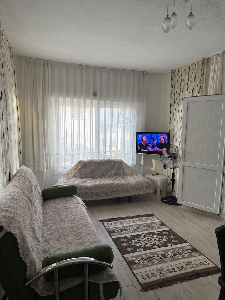 1+1 Müstakil Ev Aileden Haftalık Aylık Kiralık - Kıyıkışlacık