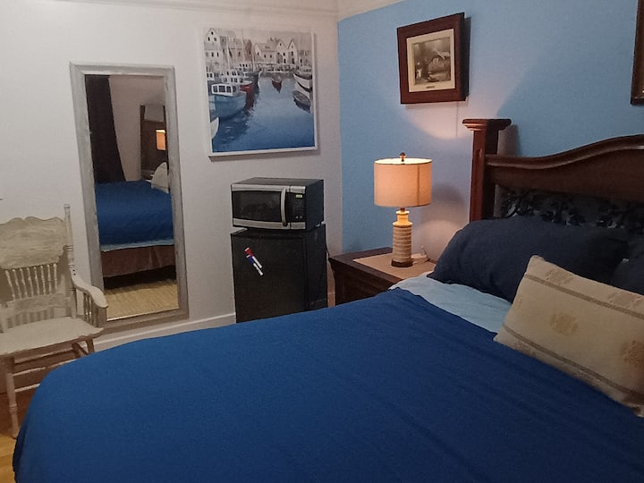 Master Suite W/king Bed/private Bath/parking - Pasadena, CA