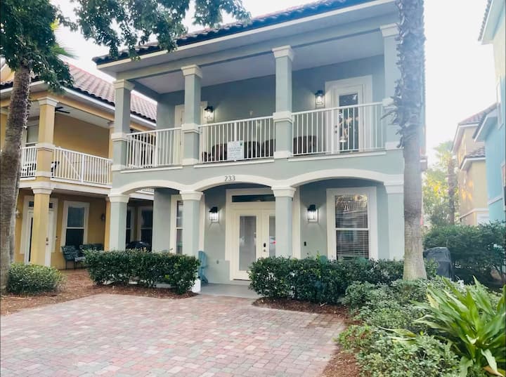 4br Beach House-lagoon Pool-comfortably Sleeps 10! - Destin, FL