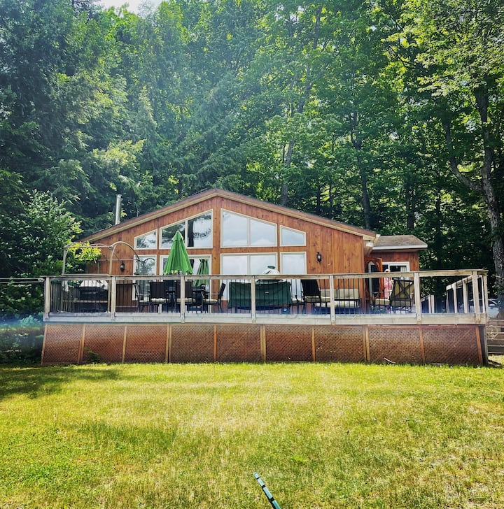 Muskoka Lakefront Family Paradise *Hot Tub* - Bracebridge