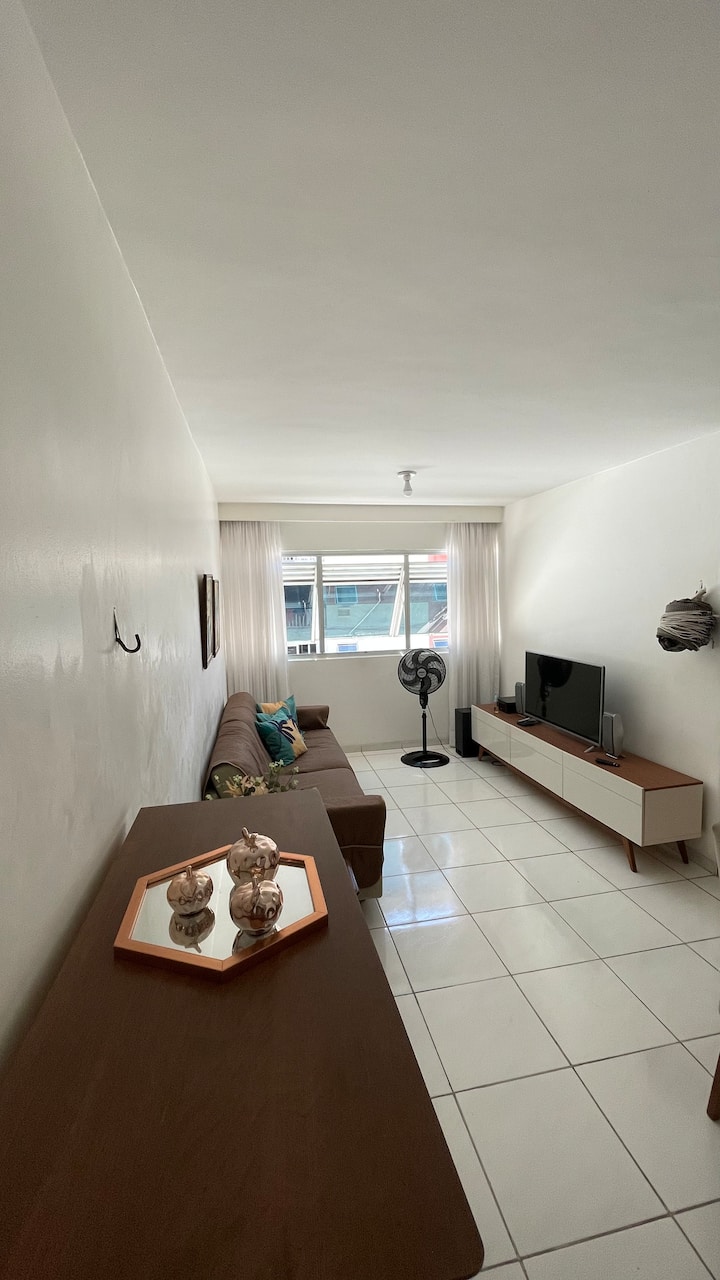 Apartamento Na Ponta Verde A 400m Da Praia. - Maceió