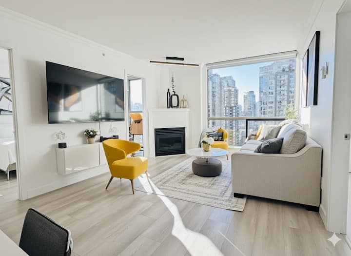 In The ❤ Of Yaletown 2bdrm/2bath . Pool Sauna Gym - Vancouver