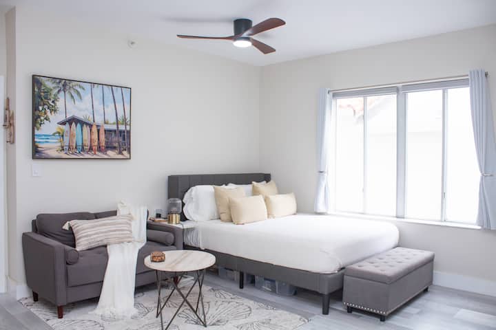 Millionnaire Rows Charm! - Miami Beach