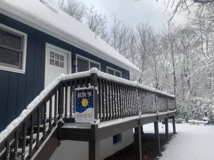 Lakefront. Ice Skating. Close To Camelback - Pocono Lake