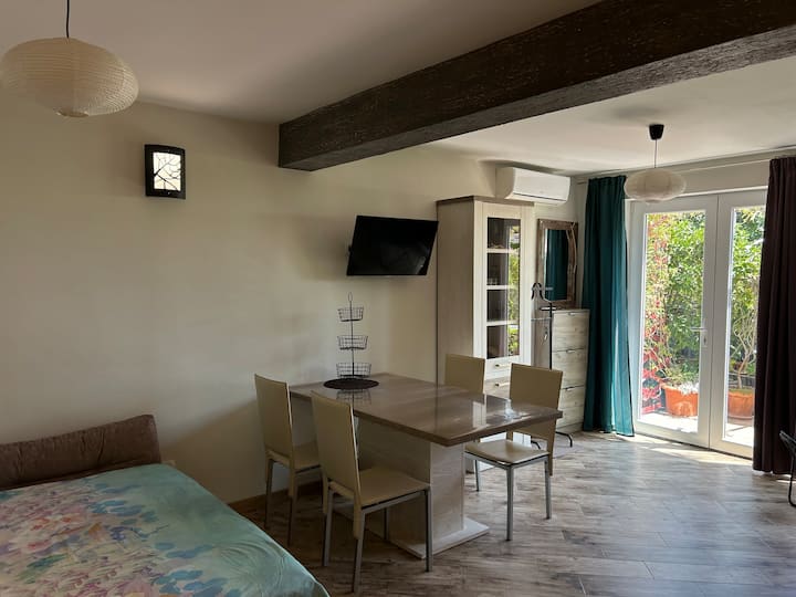 Guest House “Wellness & Wine” N:2, с видом на море - Budva